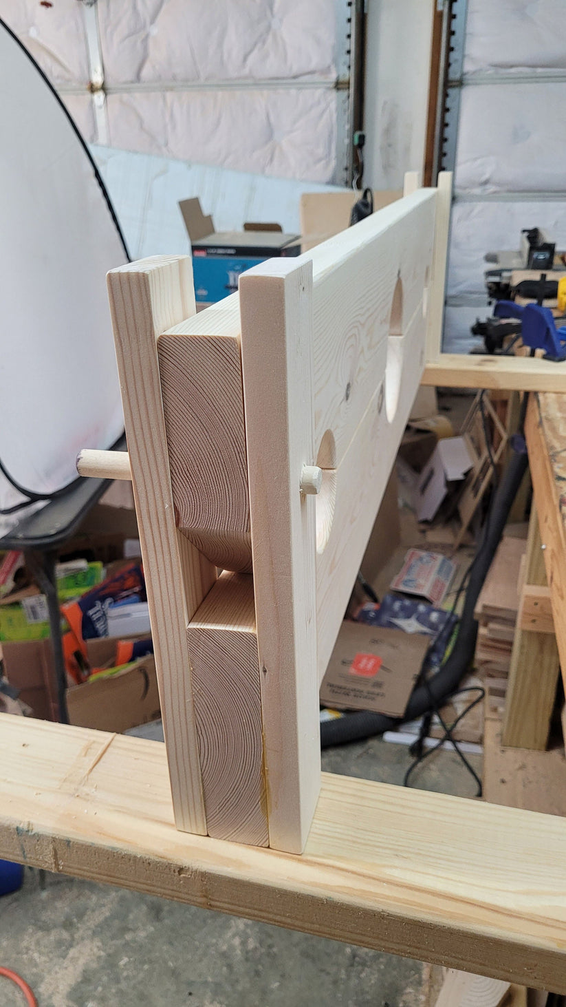 Plans for Adjustable Stockade – Earthbone Woodworks